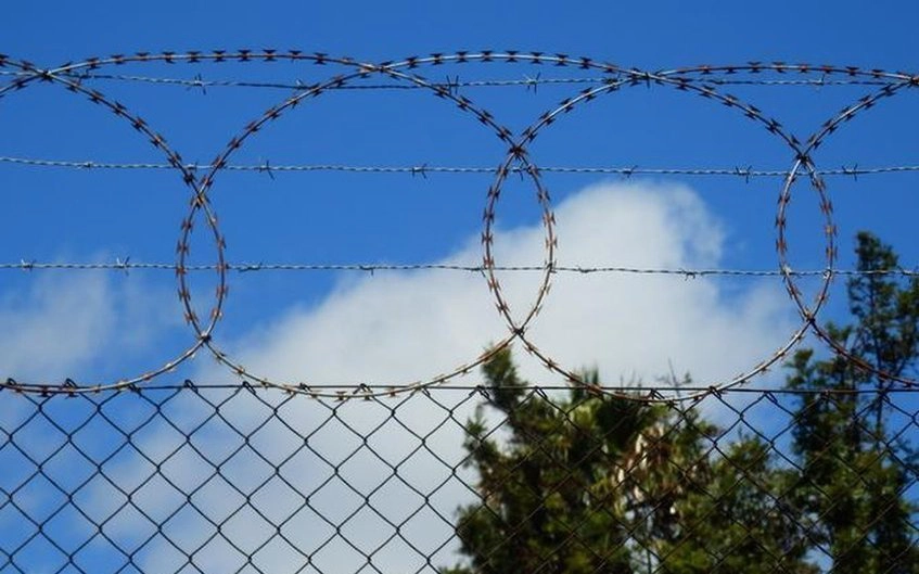 Different types of security fences: Palisade, electric or razor wire ...